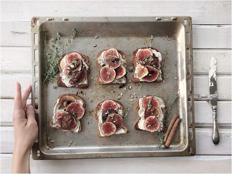 Plan Valentine's Day in a Snap With Our Inexpensive Date Ideas - HCB