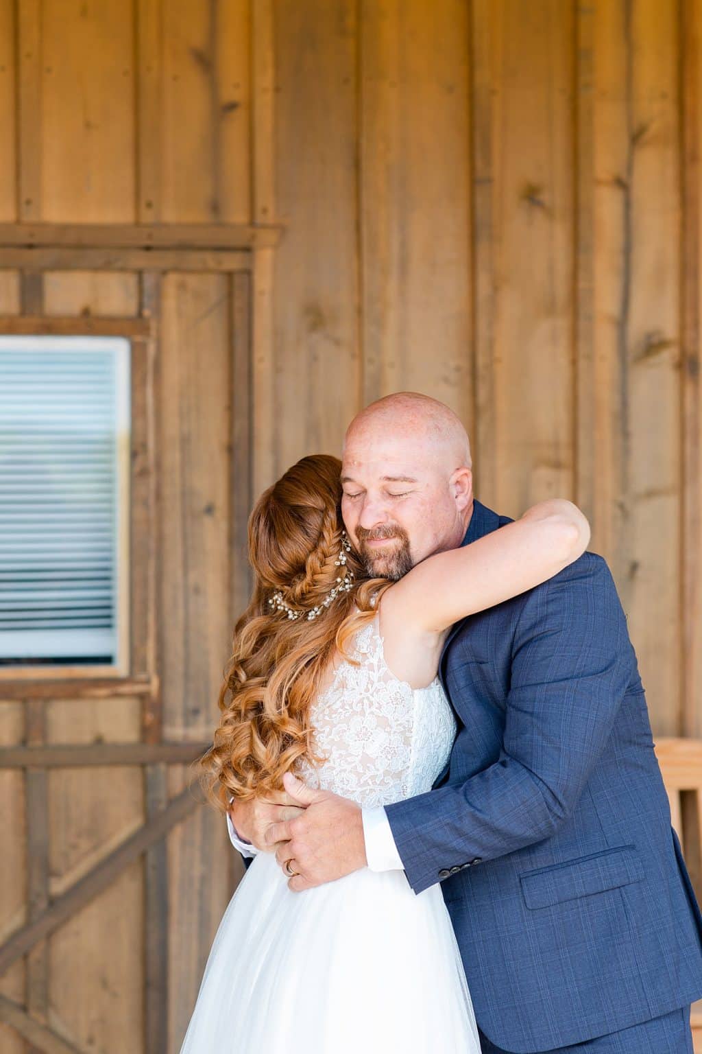 6 Absolutely Creative Wedding First Look Ideas You Must Copy - HCB