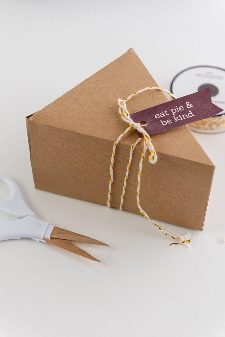 How to Make Easy DIY Individual Pie Slice Boxes for Thanksgiving Treats
