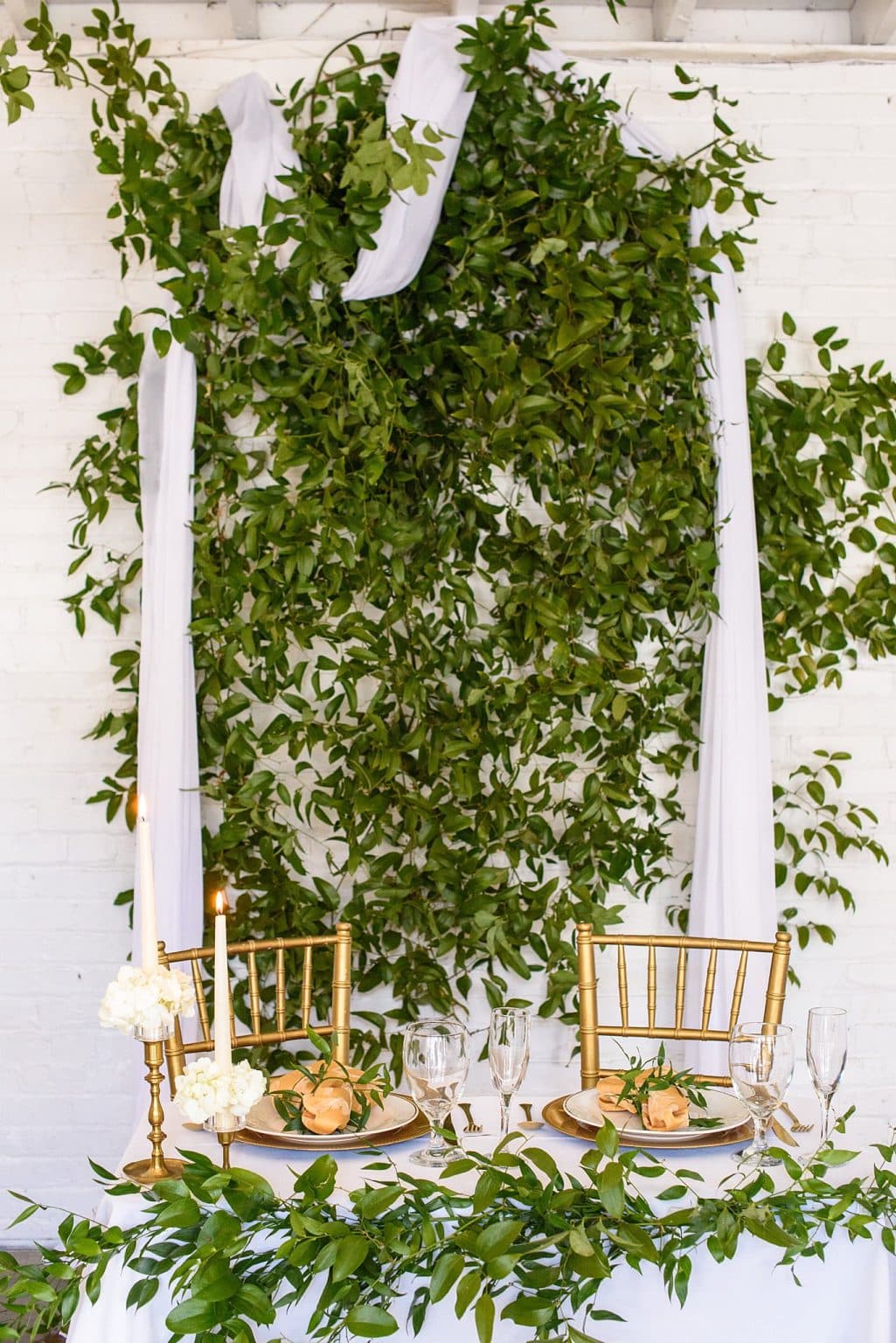 How to Perfect a Minimalist Wedding Style for the Ultimate Big Day | HCB