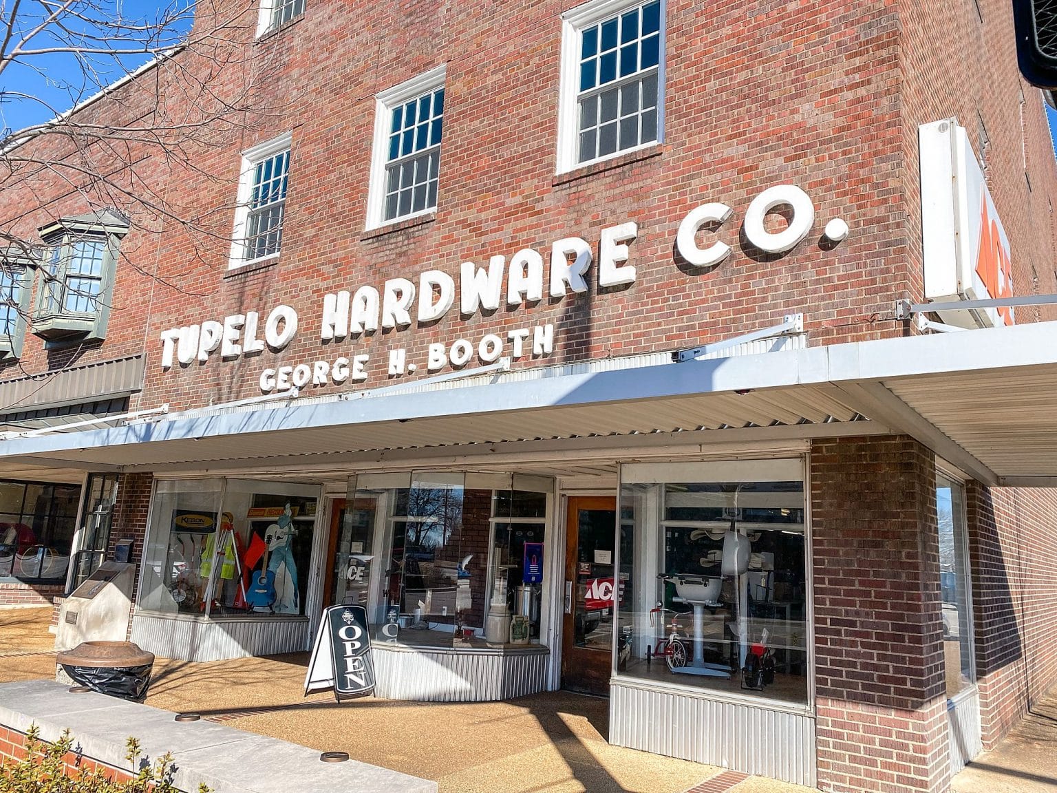 9 Best Things to Do in Tupelo Mississippi for Couples