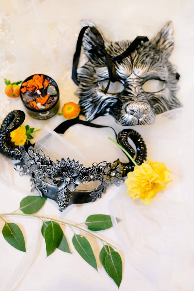 This Halloween Masquerade Wedding Gives All the Spooky Vibes